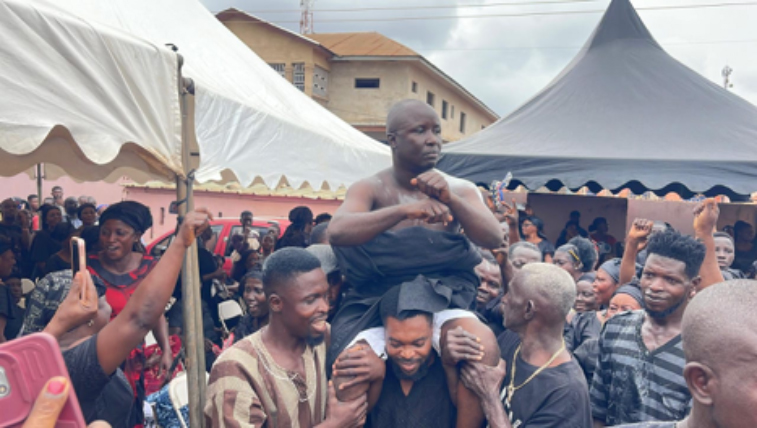 Kessben Journalist Addai Brobbey enstooled Asante Mampong Ɛkoɔnahene