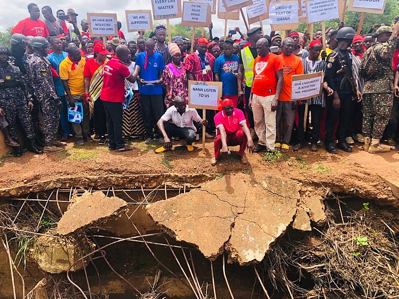 Sirigu Paramount Chief, residents demonstrate over collapsed bridge and ...