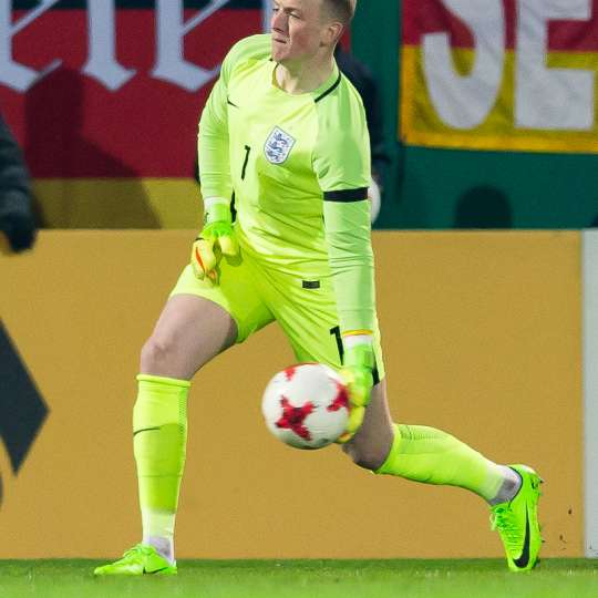 Goalkeeper Pickford out of England squad for World Cup qualifiers