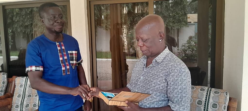 Kojo Mpiani, Chief Imam and Kufuor given copies of DC Kwame Kwakye's book