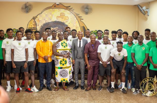 Asante Kotoko players, technical team and IMC meet Asantehene at ...