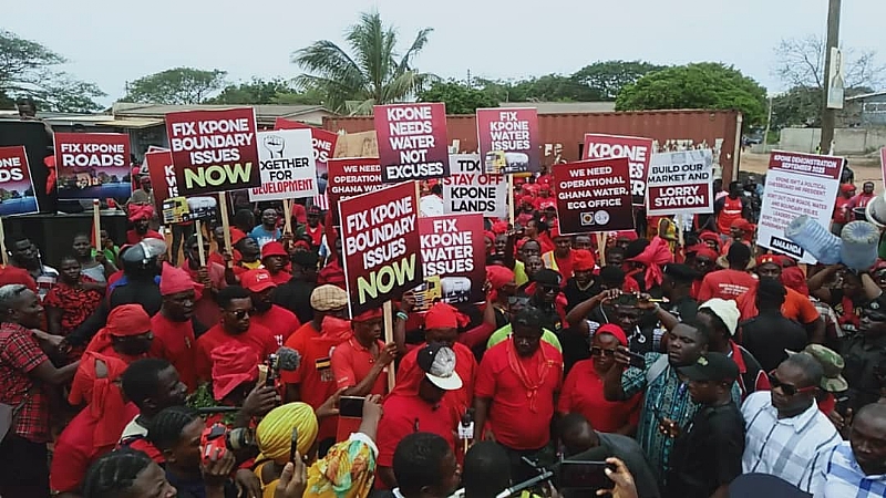 Kpone Okpokli youth demonstrate over bad road, persistent water crisis