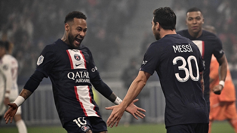 Ligue 1: Lionel Messi scores winner as PSG pip Lyon