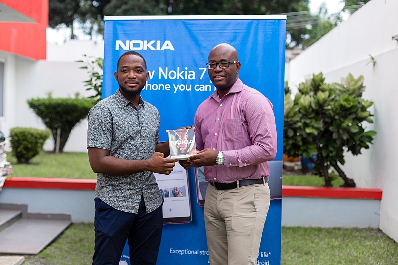Glitz Style Fashion Photographer Of The Year Receives Nokia 7 Plus From ...