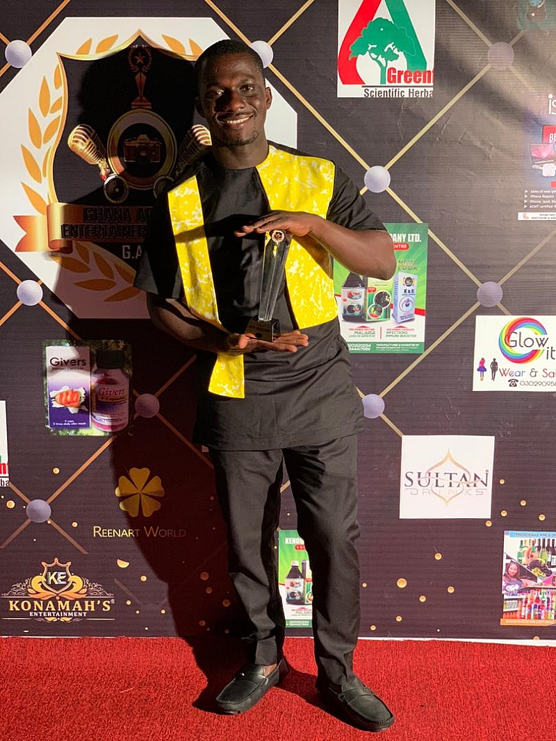 ZionFelix Wins Best Blogger Of The Year At Ghana Actors & Entertainers ...