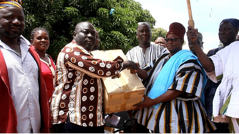 Dr Desmond Bugbilla donates medical equipment to Binaba Health Centre