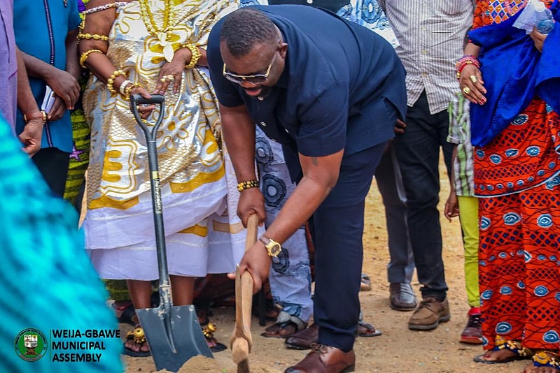 Weija Gbawe gets astroturf from CODA