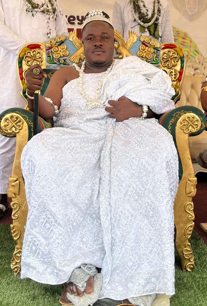 Abola Akwatse We enstools youth chief