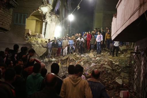 Cairo building collapse 'kills 17'