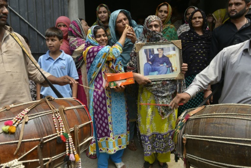 Convicts in the dark for hours about Indonesia execution reprieve