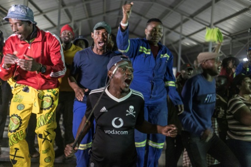 Hundreds held underground in South Africa gold mine protest
