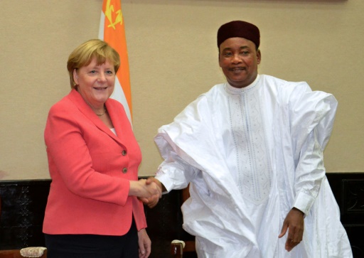 Merkel announces aid package for Niger to stem migrant flow