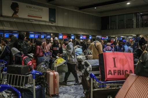 First 300 Ghanaians leave S.Africa after xenophobic tensions