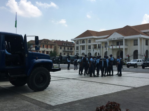 Madagascar security forces fire tear gas on opposition candidates