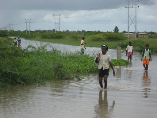 Mozambique begins evacuating 55,000 people hit by floods