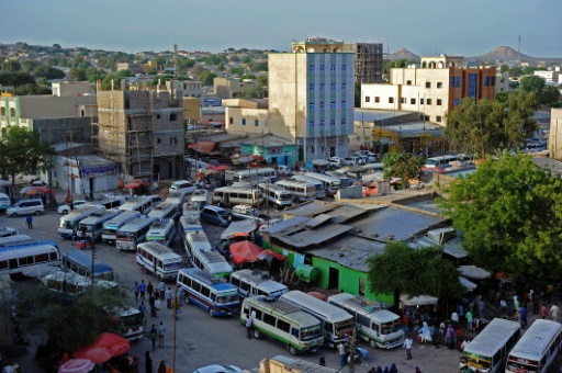Roadside bomb 'kills eight' on Somalia minibus