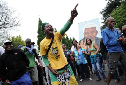 Sowetans revive struggle spirit to pay tribute to Mandela