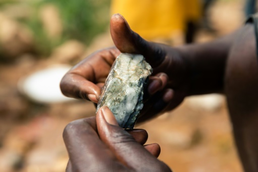 Zimbabwe mine shaft collapse leaves dozens trapped