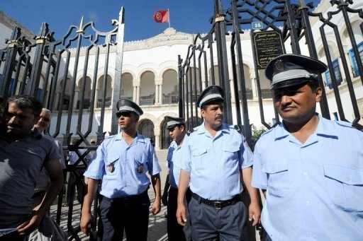 Tunisia police thwarts Salafist attack on TV station