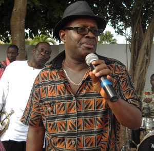 Bessa Simon Performs For Mac Tontoh