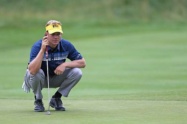 Billy Hurley III takes lead in West Virginia