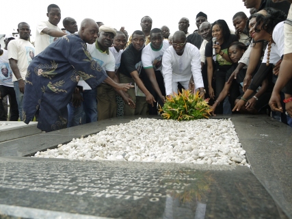 PHOTONEWS: Pro-Democracy Activists Join MKO Abiola’s Family to ...