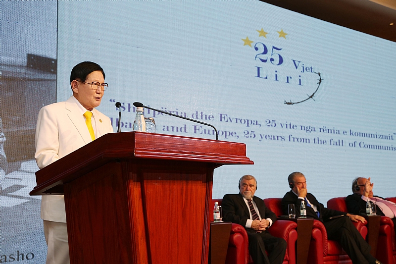 Chairman Man Hee Lee of HWPL Gives Keynote Speech at the 25th ...