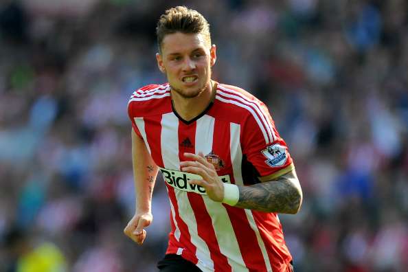 Sunderland striker Connor Wickham signs on until 2019