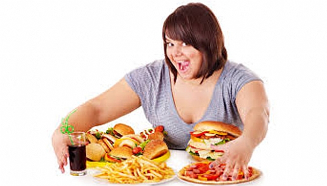 8 Simple Ways You Can Avoid Overeating During Holidays