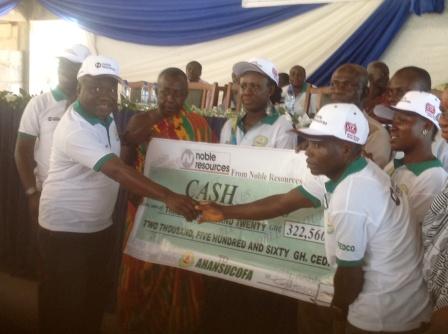 Farmers rewarded with bonuses for producing UTZ certified cocoa