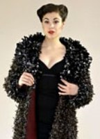 Designer turns garbage into high fashion