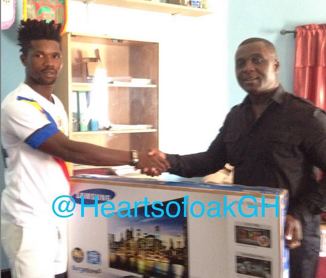 Former Hearts boss Harry Zakkour presents plasma TV to Hearts captain ...