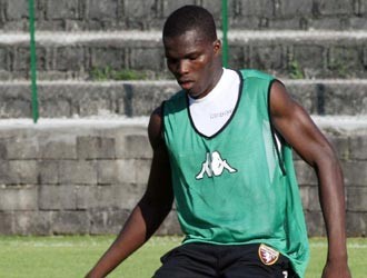 Isaac Cofie eyes improved form at Genoa after marrying girlfriend