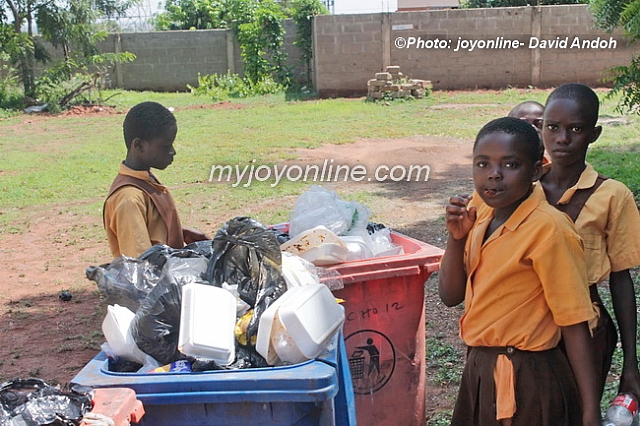 Photo of the week : Scavenging school children: Whose responsibility?