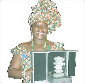 Akumaa Presents Wise Award To Daily Guide