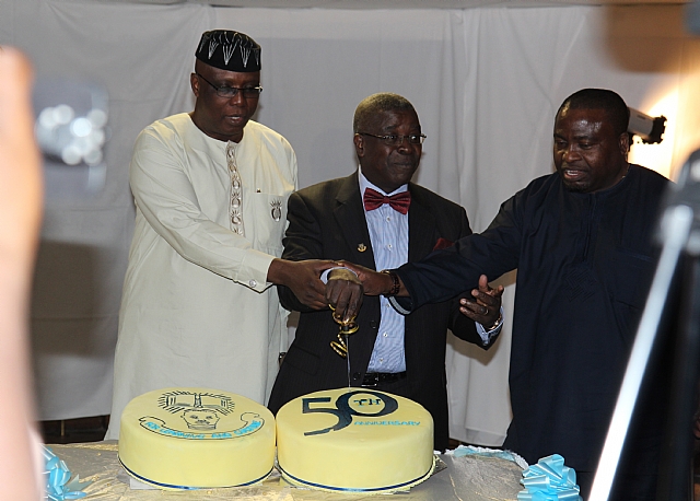 BIMBO FOLAYAN AWARDED BY OBAFEMI AWOLOWO UNIVERSITY ALUMNI IN THE UK