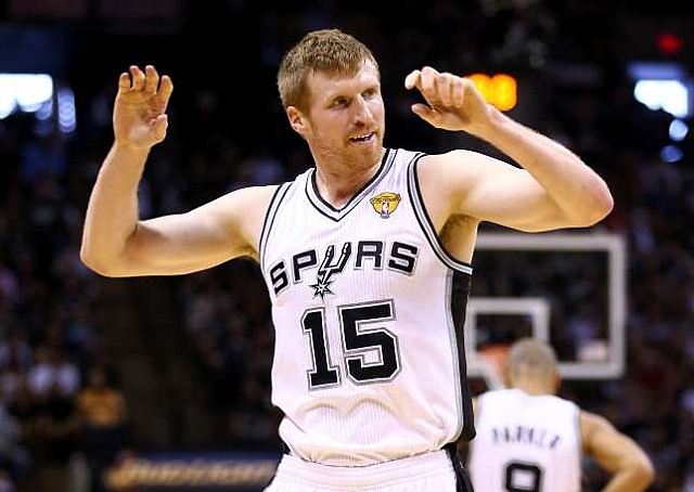 Back with the champions: Matt Bonner re-signs with Spurs