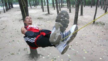Man seeks world rope-sleeping record