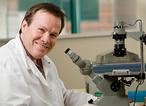 US renowned researcher wins grant to develop HIV Vaccine