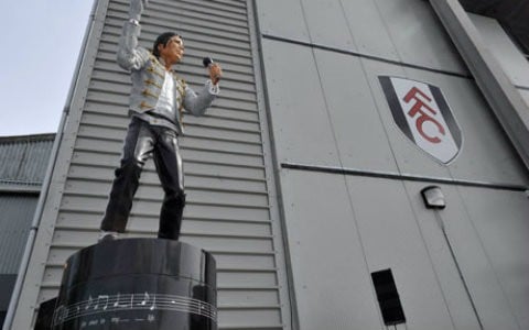 Fulham pull down Michael Jackson statue
