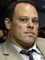 South Africa : Pistorius and Detective Hilton Botha face murder charges