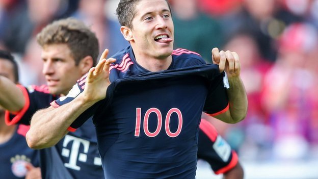 Lewandoski sets another record