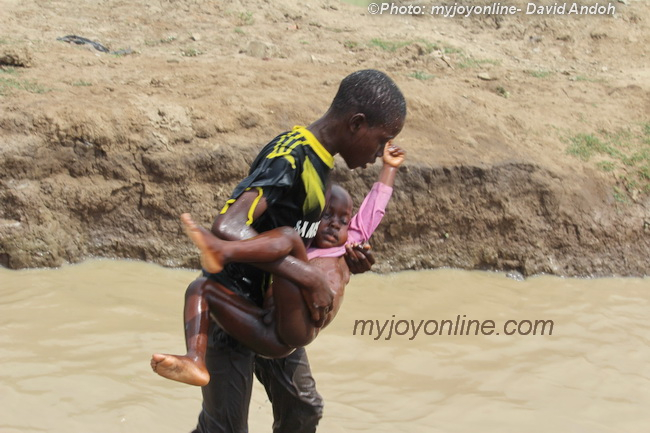 Photos: Vigilant boy rescues drowning kid