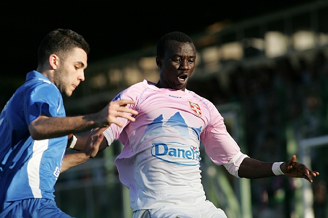 Evian Tg Confirm Fulham Have Open Talks With Mohammed Rabiu