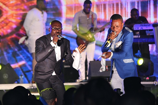 Fans Of Sonnie Badu Defy Odds To Worship Amidst Rains