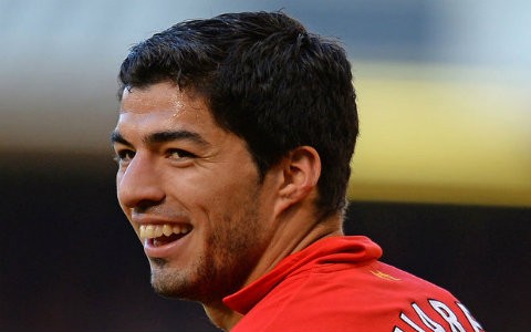 Luis Suárez in talks to stay at Liverpool for £200,000 a week