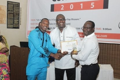 UT Life Insurance awards outstanding staff