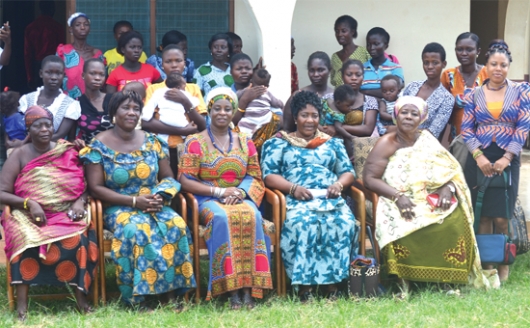 Foundation assists teenage mothers