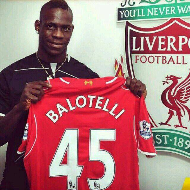 Balotelli fights Liverpool team mate