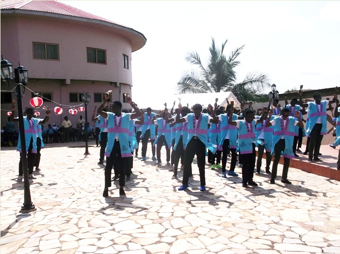 A Leader Will Rally People around Him (2)